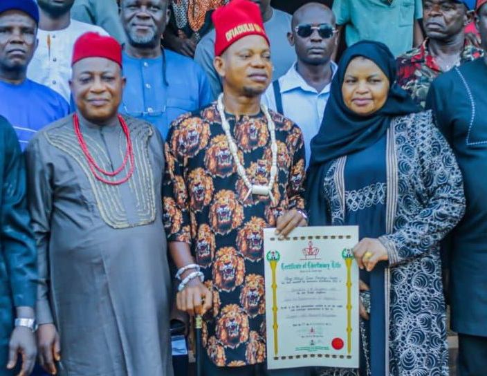 Ibagwa Nike Comes Alive as Igwe Emmanuel Ugwu Honours Alhaji Sani ...